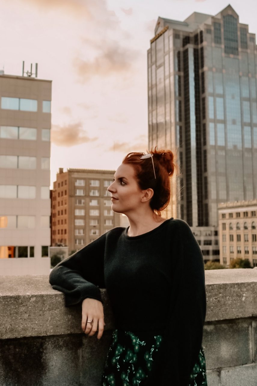 How to Take Photos of Yourself - theamandabittner.com