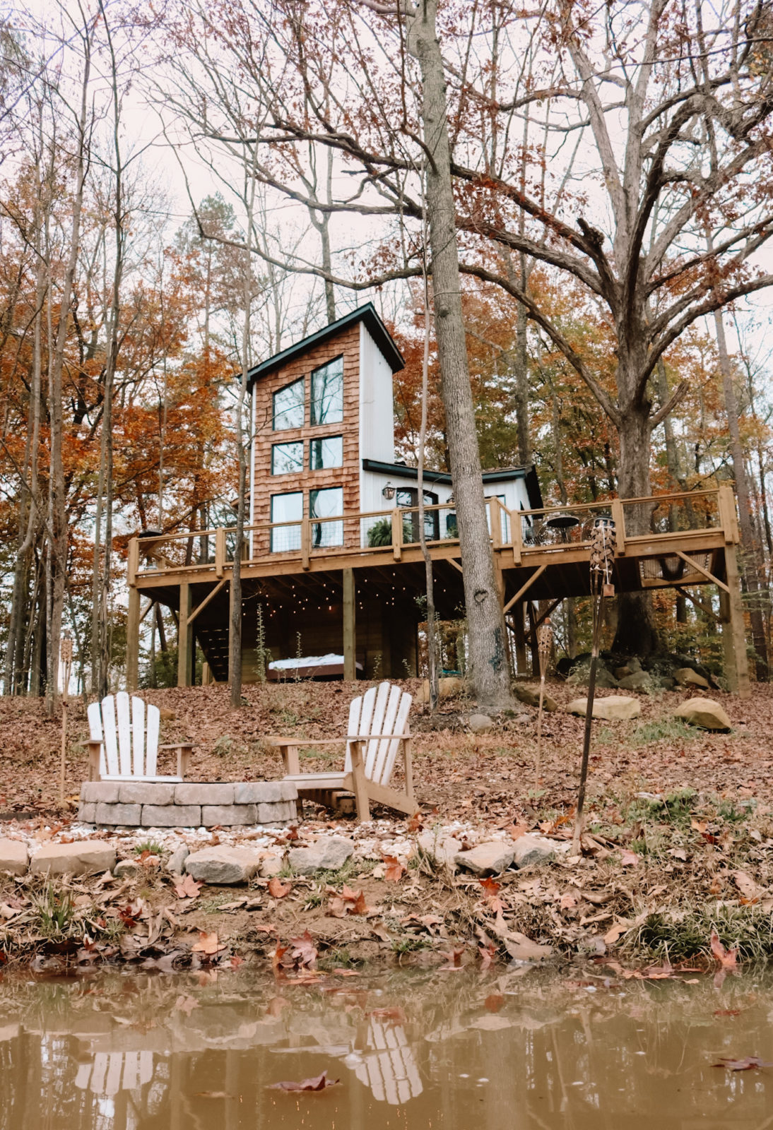 Dreamy Treehouse Airbnb in Charlotte - theamandabittner.com
